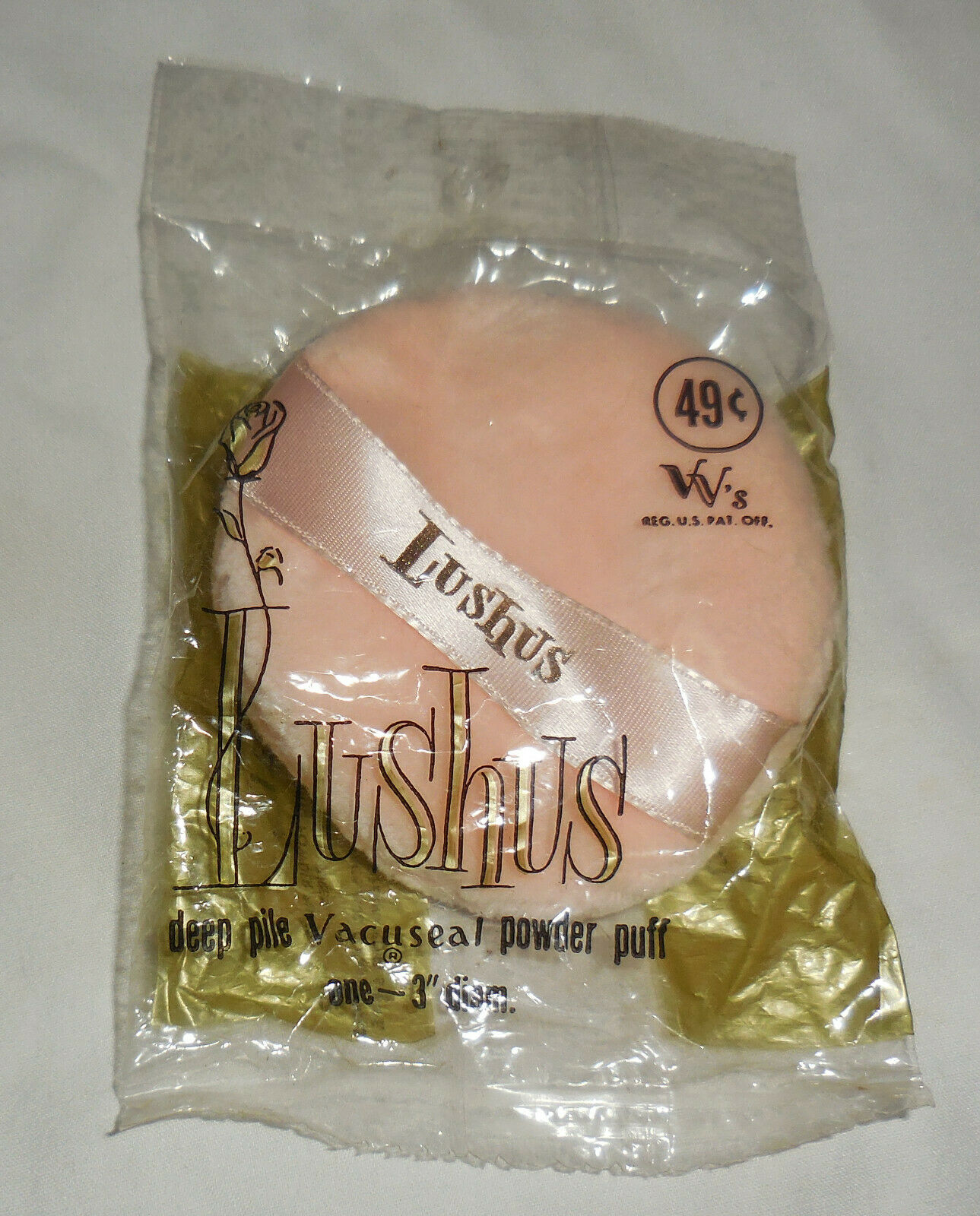 lushus powder puff | World Wide Aura